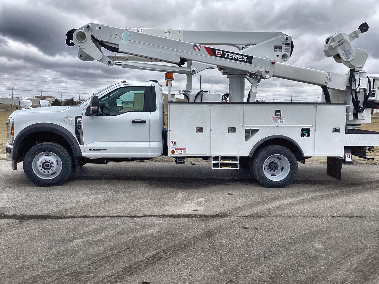 Terex Hi-Ranger TL Series TL48 Bucket Trucks – Sewer & Municipal ...